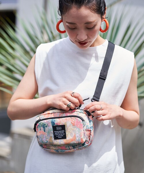 KiU（キウ）の「KiU/キウ 300D FP MINI SHOULDER BAG / フロントポケットミニショルダーバッグ（ショルダーバッグ）」 - WEAR