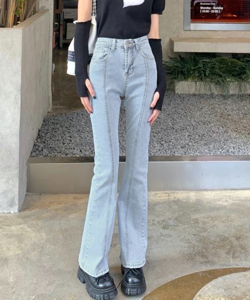 Nia（ニア）の「Nia(ニア)/【美脚効果】ハイウエスト センターシームフレアジーンズ（デニムパンツ）」 - WEAR