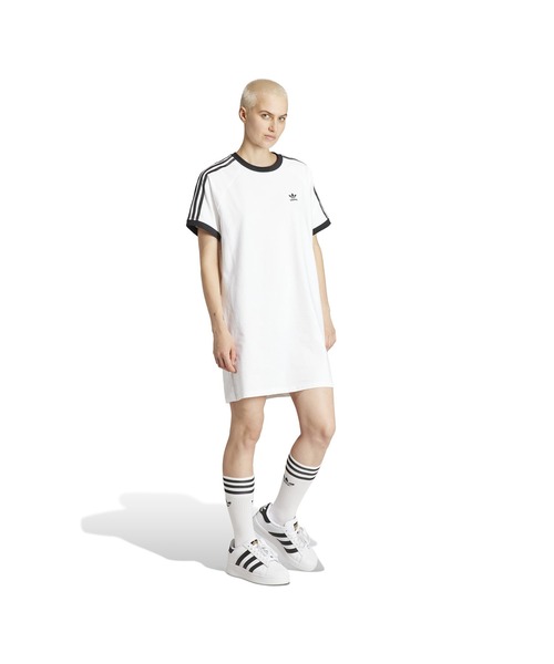 adidas（アディダス）の「adidas Originals 3 Stripe Raglan Dress（アディダス オリジナルス スリー ...