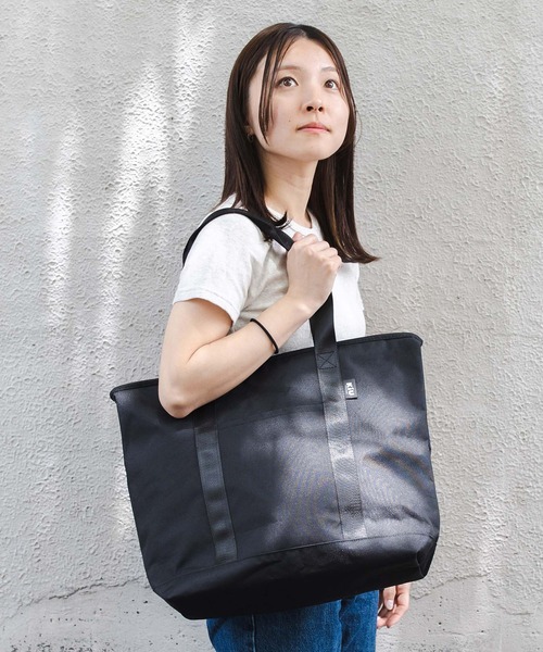 KiU（キウ）の「600D A4対応デイリートートバッグ（18L）（トートバッグ）」 - WEAR