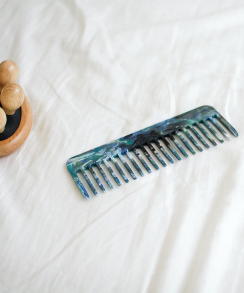 RE=COMB（リコーム）の「CLASSICS /COMB MARBLED COOL（ヘアブラシ）」 - WEAR