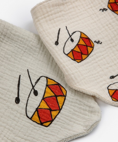 BOBO CHOSES（ボボショーズ）の「Baby Play the Drum bib set（スタイ/よだれかけ）」 - WEAR