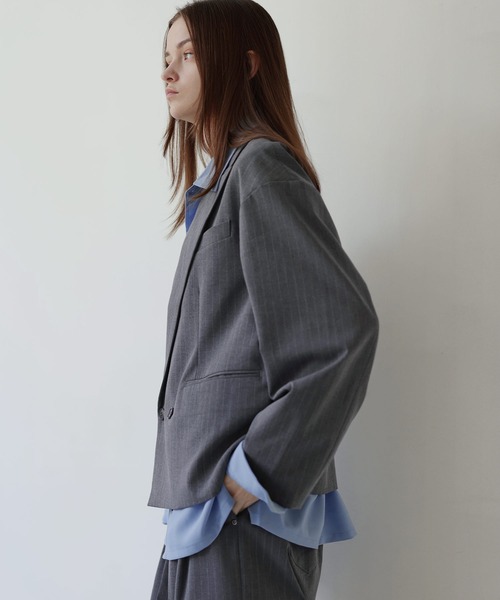 ウールライクピンストライプダブルテーラードショートジャケット