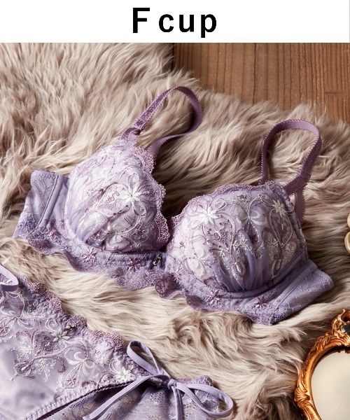 tutuanna（チュチュアンナ）の「[グラマジック・寄せる]ビジュードラビリンスブラ(Fカップ)（ブラジャー）」 - WEAR