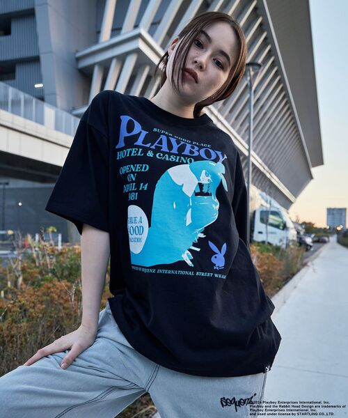 PLAYBOY（プレイボーイ）の「【SEQUENZ】PBHC FLYER S/S TEE / プレイボーイ 半袖Tシャツ バックプリント 刺繍 ブランドロゴ バニー ガール（Tシャツ ...