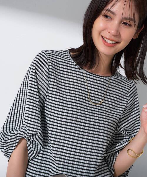 INDIVI（インディヴィ）の「【UVケア／吸汗速乾】凹凸素材ねじり袖トップス（Tシャツ/カットソー）」 - WEAR