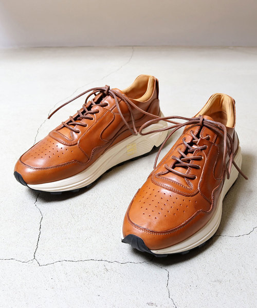 BUTTERO（ブッテロ）の「BUTTERO(ブッテロ) B8020レザーダッドスニーカー（スニーカー）」 - WEAR