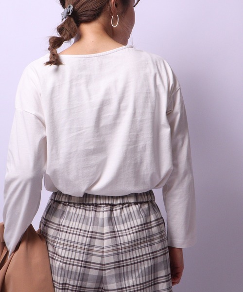 Quelle Chance（ケルシャンス）の「Quelle chance フロント刺繍クループルオーバー（Tシャツ/カットソー）」 - WEAR