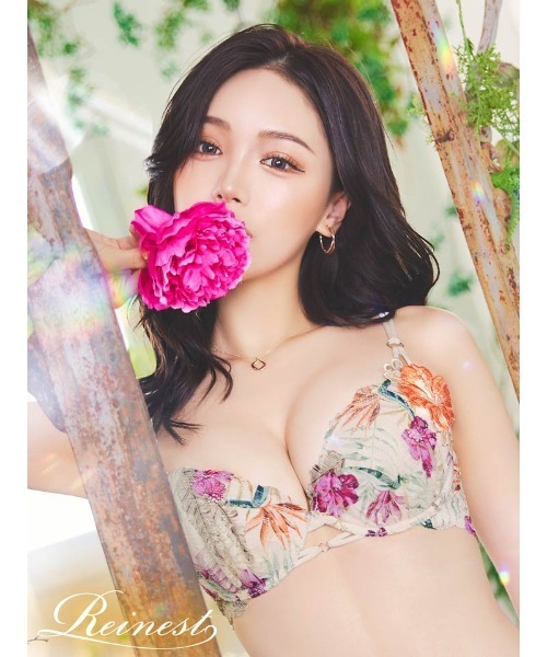 Reinest（レイネスト）の「トロピカル ブライト フラワー ブラジャー & バック透け Tバック ショーツ（ブラ&ショーツ）」 - WEAR