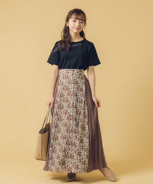 Rewde（ルゥデ）の「ｻｲﾄﾞﾌﾟﾘｰﾂｵﾘｴﾝﾀﾙﾌﾗﾜｰｽｶｰﾄ（0R10-07168）（スカート）」 - WEAR