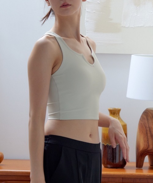 QFORON（キュフォロン）の「アメスリ風キーネックカップ付きリブタンクトップ（タンクトップ）」 - WEAR