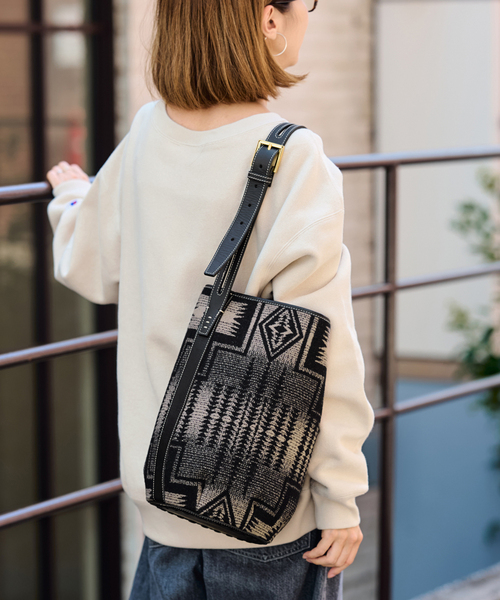 FRAMeWORK（フレームワーク）の「≪一部店舗 ・WEB限定 / ≫A VACATION/アヴァケーション 別注PENDLETONマルシェ（ショルダーバッグ）」 - WEAR