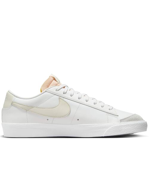 NIKE（ナイキ）の「ナイキ ブレーザー LOW '77 ビンテージ メンズシューズ / Nike Blazer Low '77 ...