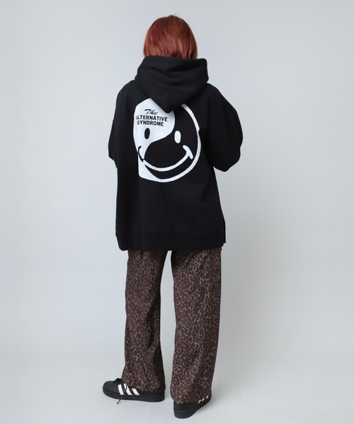 RNA（アールエヌエー）の「M2130 BIGニコBIGフーディー（パーカー）」 - WEAR
