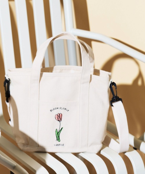 FLOWER刺繍トートバッグ / 576383（トートバッグ）｜LAKOLE（ラコレ）のファッション通販 - ZOZOTOWN