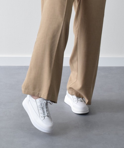 Round About（Bridget Birkin）（ラウンド アバウト）の「【Round About】ラインストーンローカットスニーカー ...
