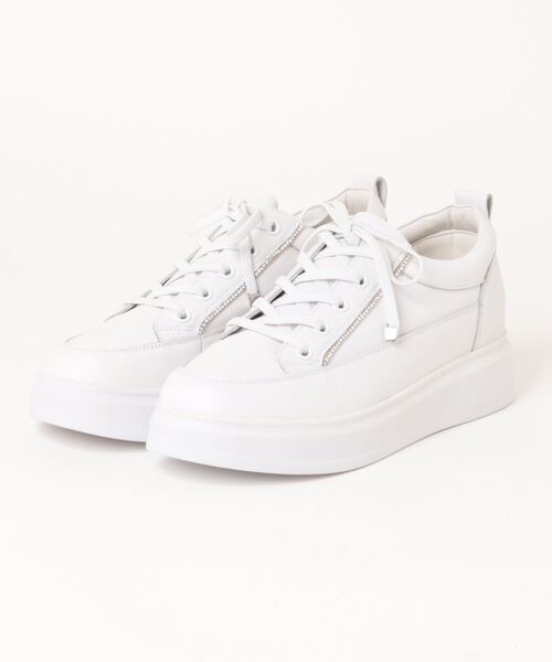 Round About（Bridget Birkin）（ラウンド アバウト）の「【Round About】ラインストーンローカットスニーカー ...