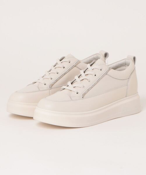 Round About（Bridget Birkin）（ラウンド アバウト）の「【Round About】ラインストーンローカットスニーカー ...