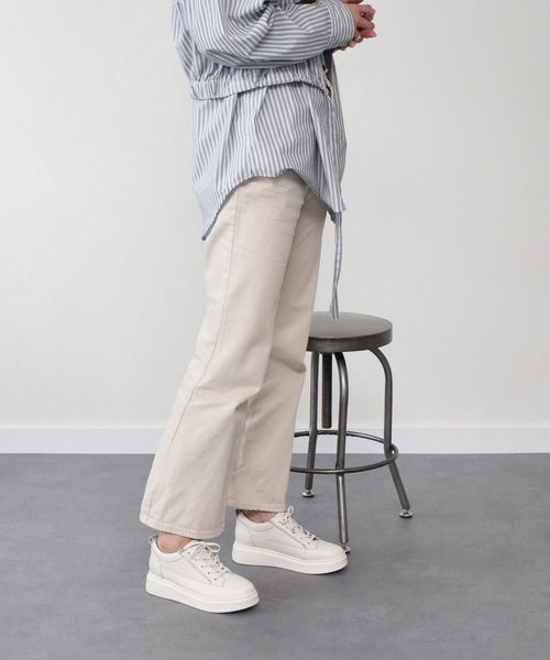 Round About（Bridget Birkin）（ラウンド アバウト）の「【Round About】ラインストーンローカットスニーカー ...