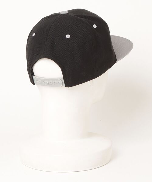 Subciety（サブサエティ）の「SNAP BACK CAP-Script-（キャップ）」 - WEAR