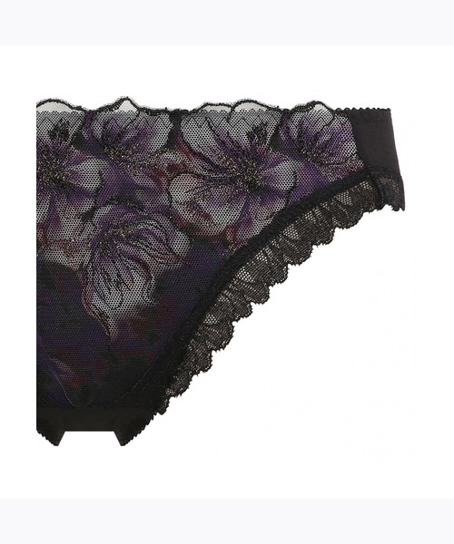 Triumph（トリンプ）の「天使のブラ(R) 魔法のハリ感586 レギュラーショーツ TR586 Hikini（ショーツ）」 - WEAR