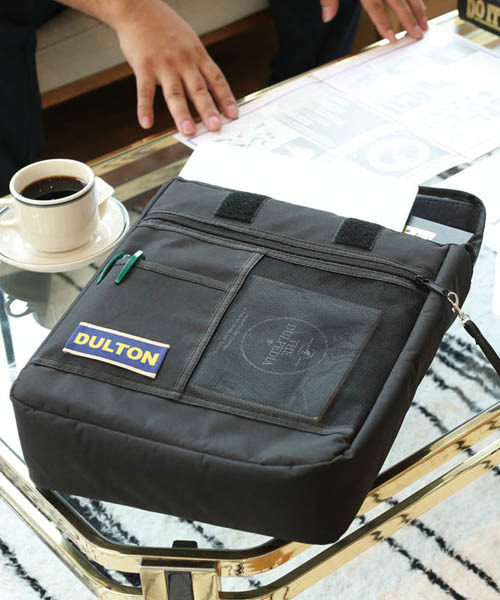 DULTON（ダルトン）の「MULTI-PURPOSE PC CASE（PC・タブレットケース）」 - WEAR
