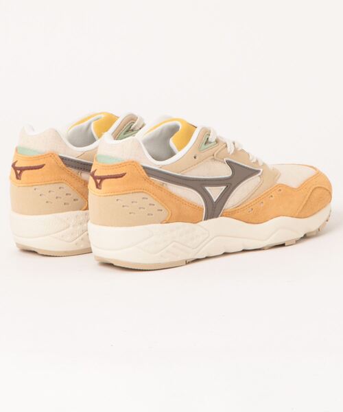 mizuno ミズノ CONTENDER レディーススニーカー(コンテンダー) D1GA2433 01 ベージュ/ウッドブラウン/マスタード【レディース】 MIZUNO（ミズノ ）の「mizuno ミズノ CONTENDER レディーススニーカー