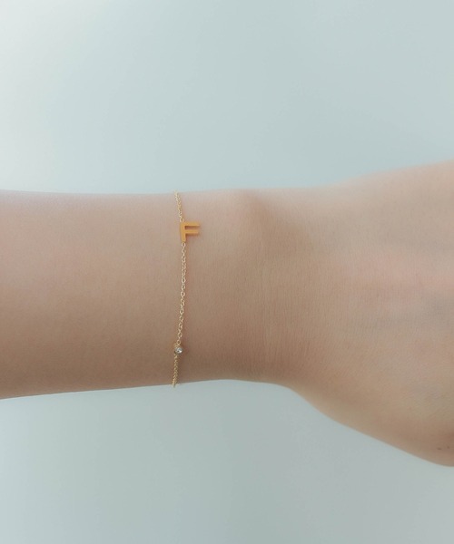 ebine（エビネ）の「金属アレルギー対応 サージカルステンレス Alphabet Zirconia Bracelet（ブレスレット）」 - WEAR