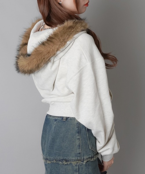 SPINNS（スピンズ）の「フードファー ショート丈ジップパーカー（パーカー）」 - WEAR