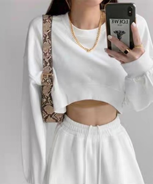 CELENA BEATS（セレナビーツ）の「ボリューム スリーブ クロップド スウェット トップス（Tシャツ/カットソー）」 - WEAR