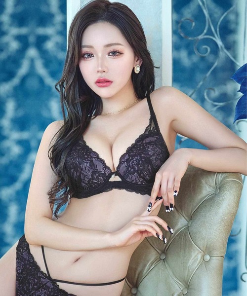 DRW（ドロー）の「【品番まとめたため非表示】再入荷!絶対領域で大胆魅せ！色気引き立つフロントホールブラジャー＆透けTバックショーツセット（ブラ&ショーツ）」 - WEAR