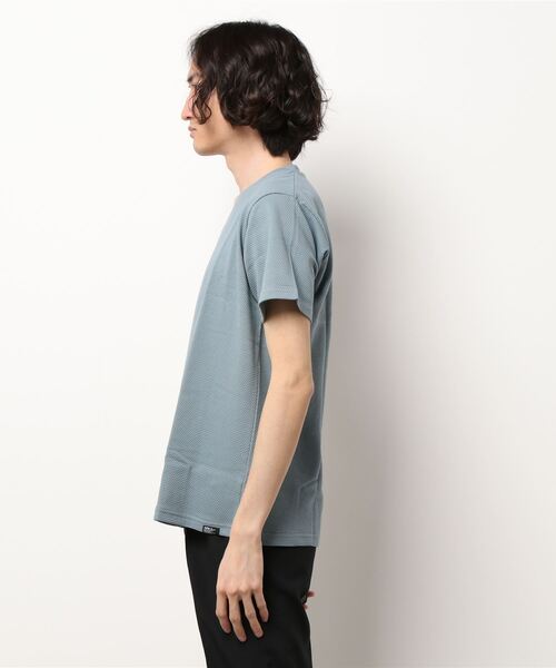 AZUL by moussy（アズールバイマウジー）の「POPCORN JACQUARD V/N TEE/ポップコーンジャガードVネックT ...