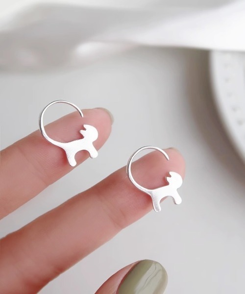 《キャットテールカールペアピアス 猫（MA/EK363)（ピアス（両耳用））｜B.I.D.（ビーアイディー）のファッション通販 - ZOZOTOWN