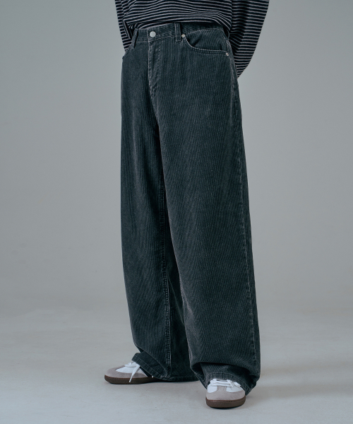 Essential One-Tuck Wide Corduroy Pants Charcoal（その他パンツ）｜MOOVN（ムブン）の ...