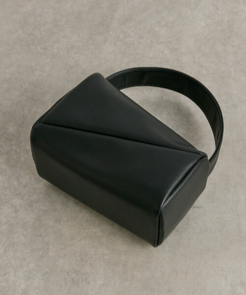 cache cache（カシュ カシュ）の「【cache cache(カシュカシュ)】アシメトリーワンハンドルバッグ（ハンドバッグ）」 - WEAR