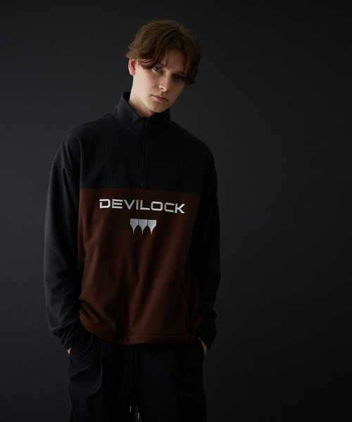 DEVILOCK（デビロック）の「【DEVILOCK】《別注》ビッグシルエット 切替 ロゴ 刺繍 ハーフジップ プルオーバー（スウェット）」 - WEAR