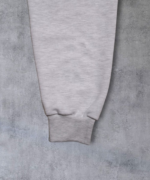 ATMARK（アットマーク）の「《フリーサイズ / UNISEX 》ATMARKフューチャーロゴ ハーフジップ（スウェット）」 - WEAR