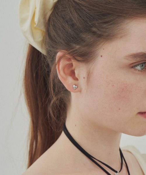 whim（ウィム）の「Stone embed tiny heart pierce（ピアス（両耳用））」 - WEAR