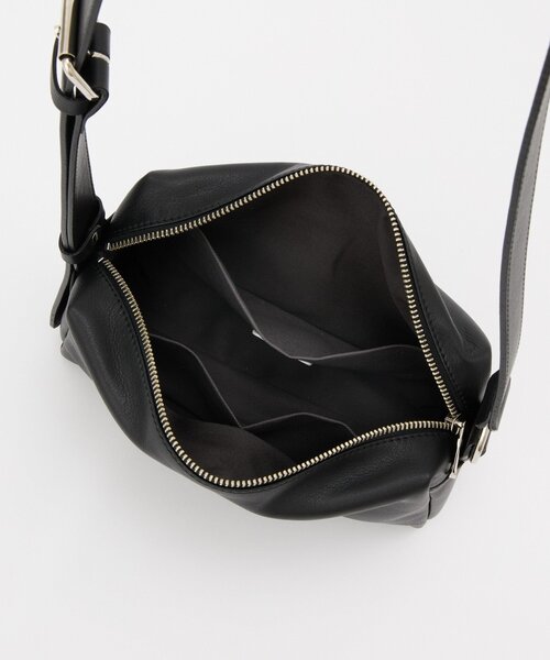 russet（ラシット）の「レザースクエアショルダーバッグ（ショルダー