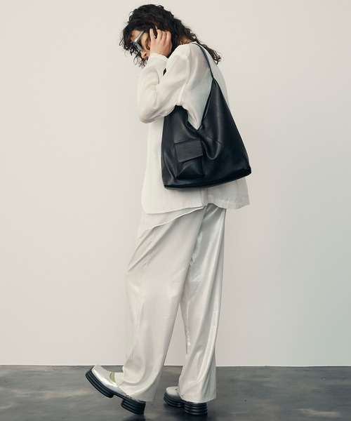 uyu.（ウユ）の「Three-dimensional Pocket Triangle Tote Bag / 立体ポケット トライアングル ...