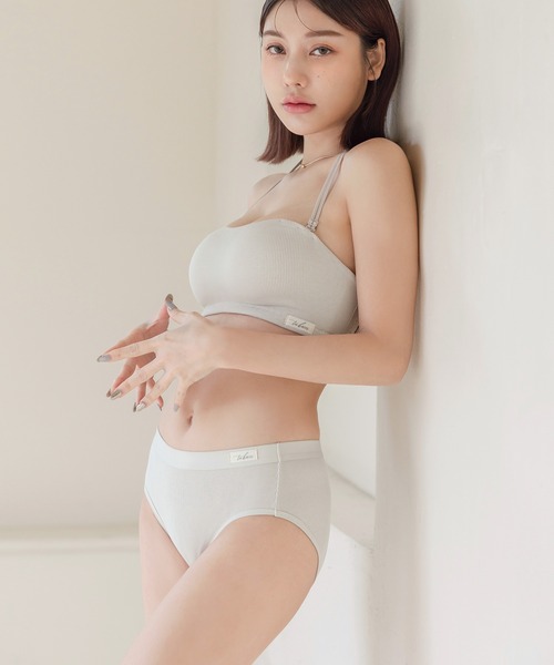 tu-hacci（ツーハッチ）の「ズレずに盛れる！2wayリブストラップレスブラジャー【ブラジャー単品】（ブラジャー）」 - WEAR