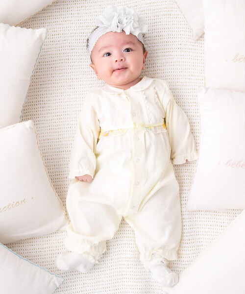 fillot de bebe reduction（フィヨデュベベルダクティオン）の「シフォン花プリントレーシーフリル2WAYオール(50~75cm)（ロンパース）」 - WEAR