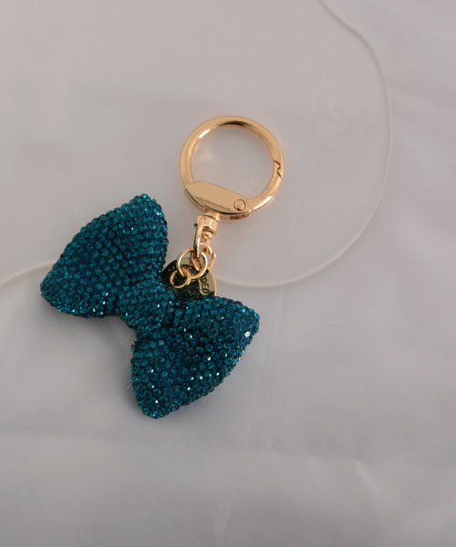 【float】リボンモチーフ ラインストーン チャーム付き キーリング キーホルダー（キーホルダー）｜TONE SELECT GOODS ...