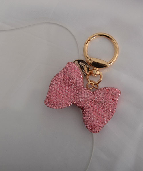 【float】リボンモチーフ ラインストーン チャーム付き キーリング キーホルダー（キーホルダー）｜TONE SELECT GOODS ...