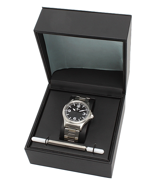 bpr BEAMS（ビーピーアール ビームス）の「Sinn / 556A メタル（アナログ腕時計）」 - WEAR