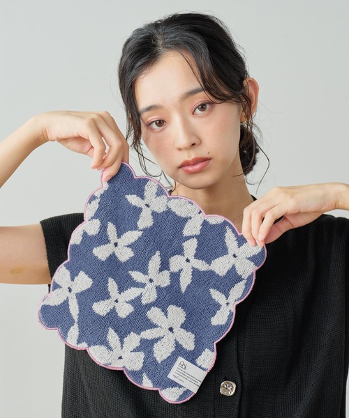 Wpc.（ダブリュピーシー）の「Wpc. Patterns ハンカチ スカラップ（ハンカチ/ハンドタオル）」 - WEAR