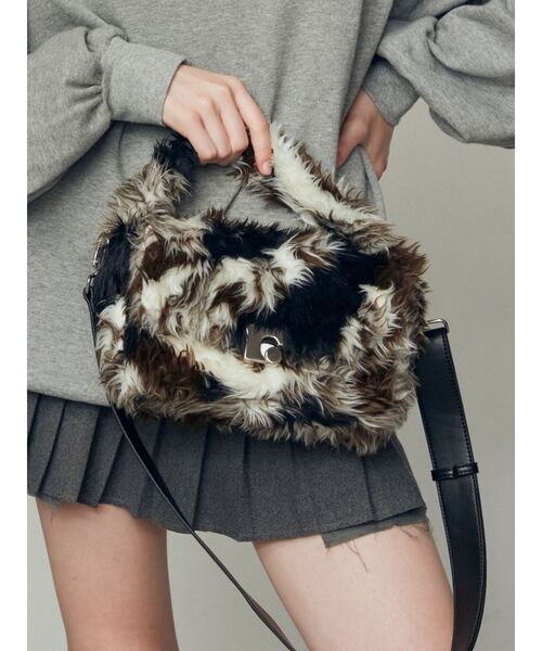 EMODA（エモダ）の「2トーンボアバッグ（ハンドバッグ）」 - WEAR