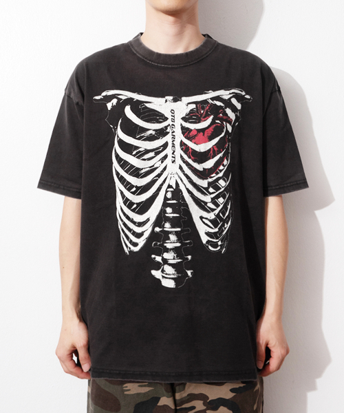 QT8 GARMENTS（キューティーエイトガーメント）の「OC Bones AQ Washed Tee (Black)（Tシャツ/カットソー ...