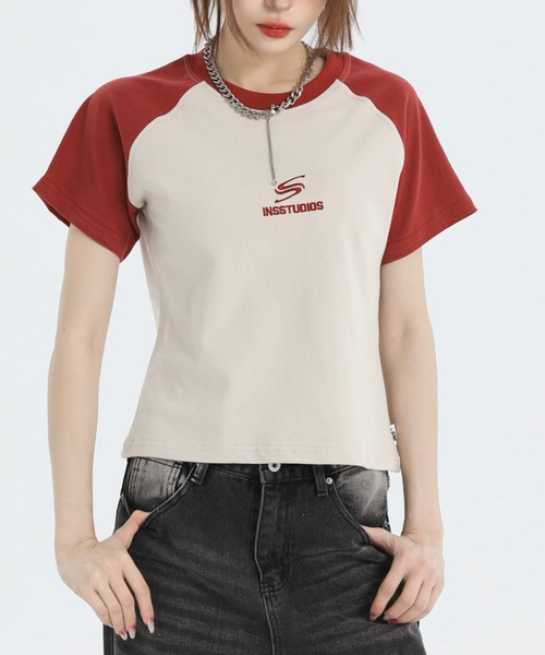 A‘gem 9（エージェムナイン）の「A'GEM/9 × .kom 『INSstudios/インスステュディオス』 ラグラン Tシャツ（Tシャツ/カットソー）」 - WEAR