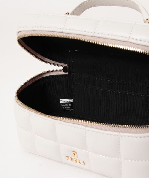 FURLA（フルラ）の「FURLA CAMELIA VANITY CASE（ポーチ）」 - WEAR